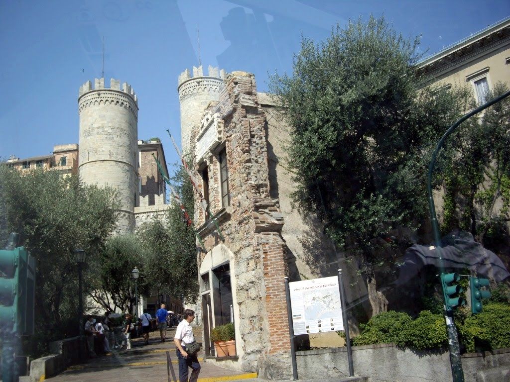 Visita a Casa de Colón y Puerta Soprana, Génova
